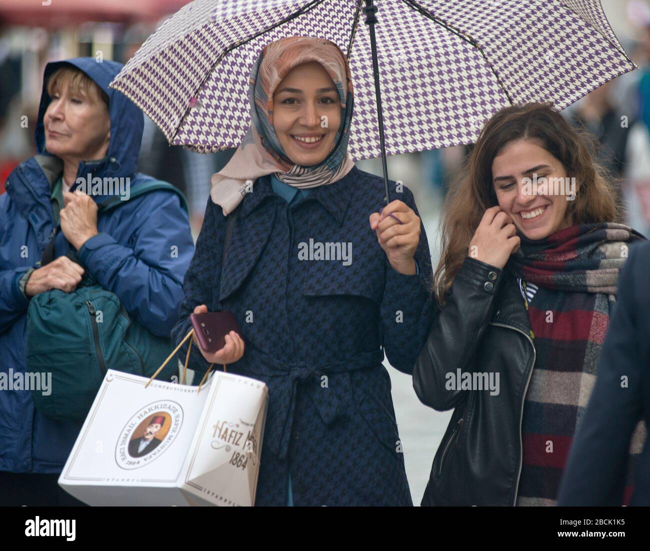Turkish muslim girl istanbul hi-res stock photography and images - Alamy