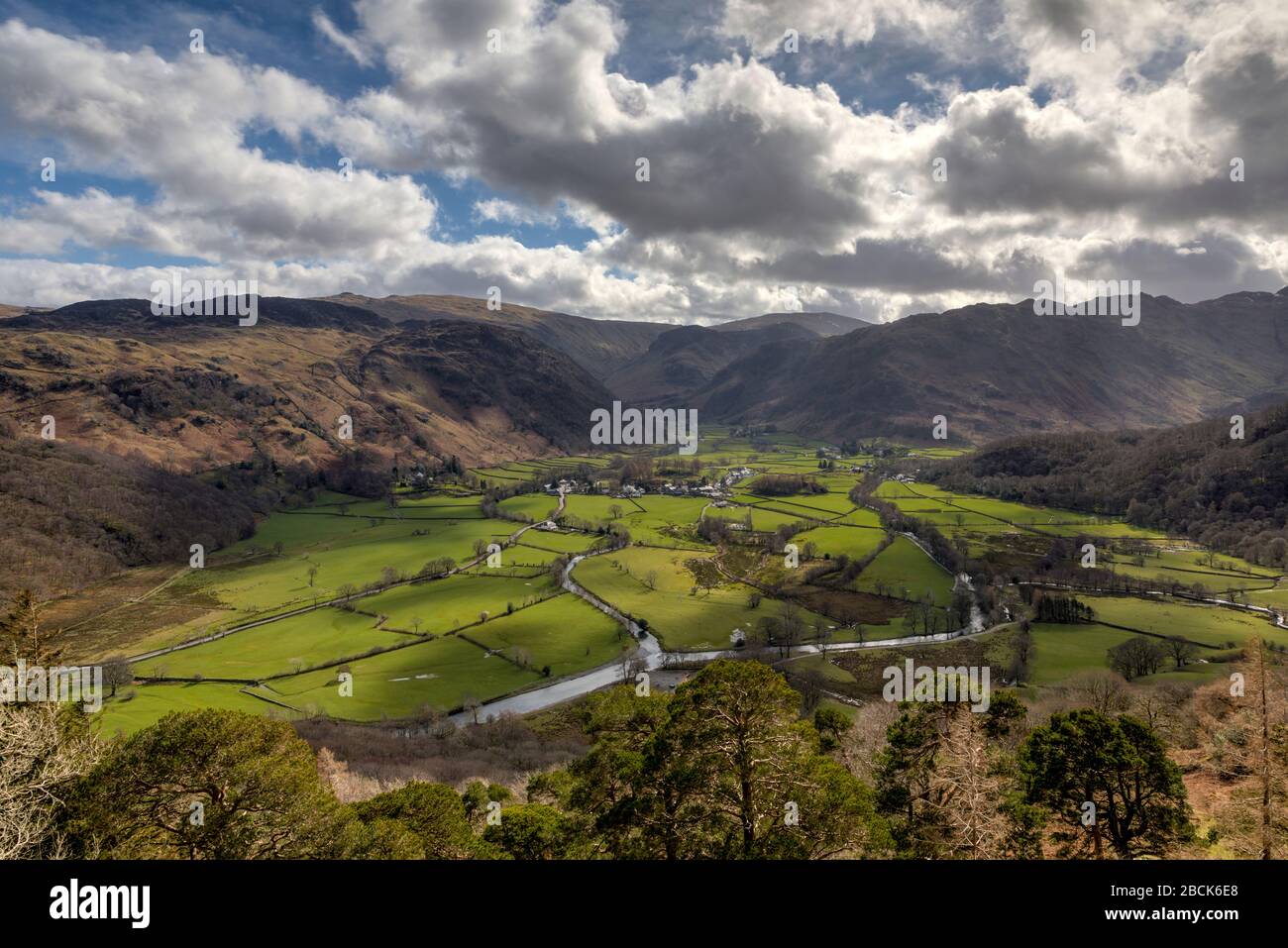 Rosthwaite and the Borrowdale valley looking towards Stonethwaite Fell ...
