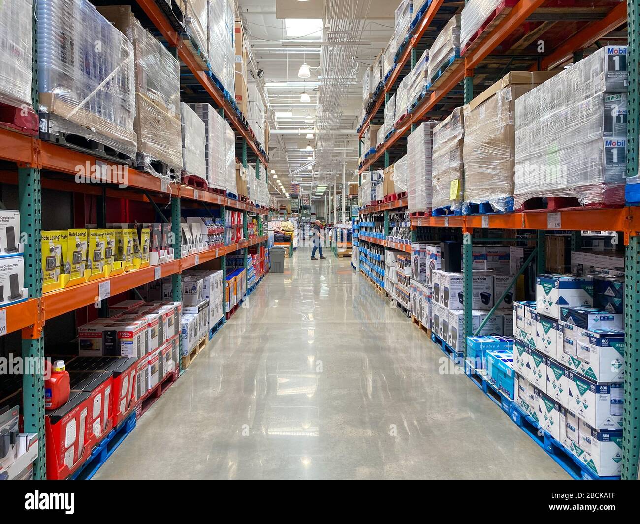 Warehouse club produce hi-res stock photography and images - Alamy