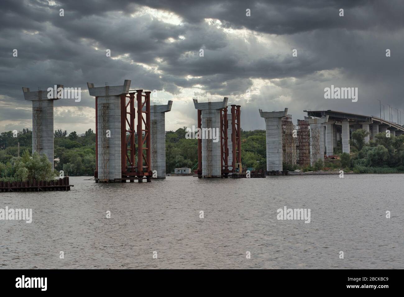 Building Preobrazhensky bridge across the Dnieper River to the island ...