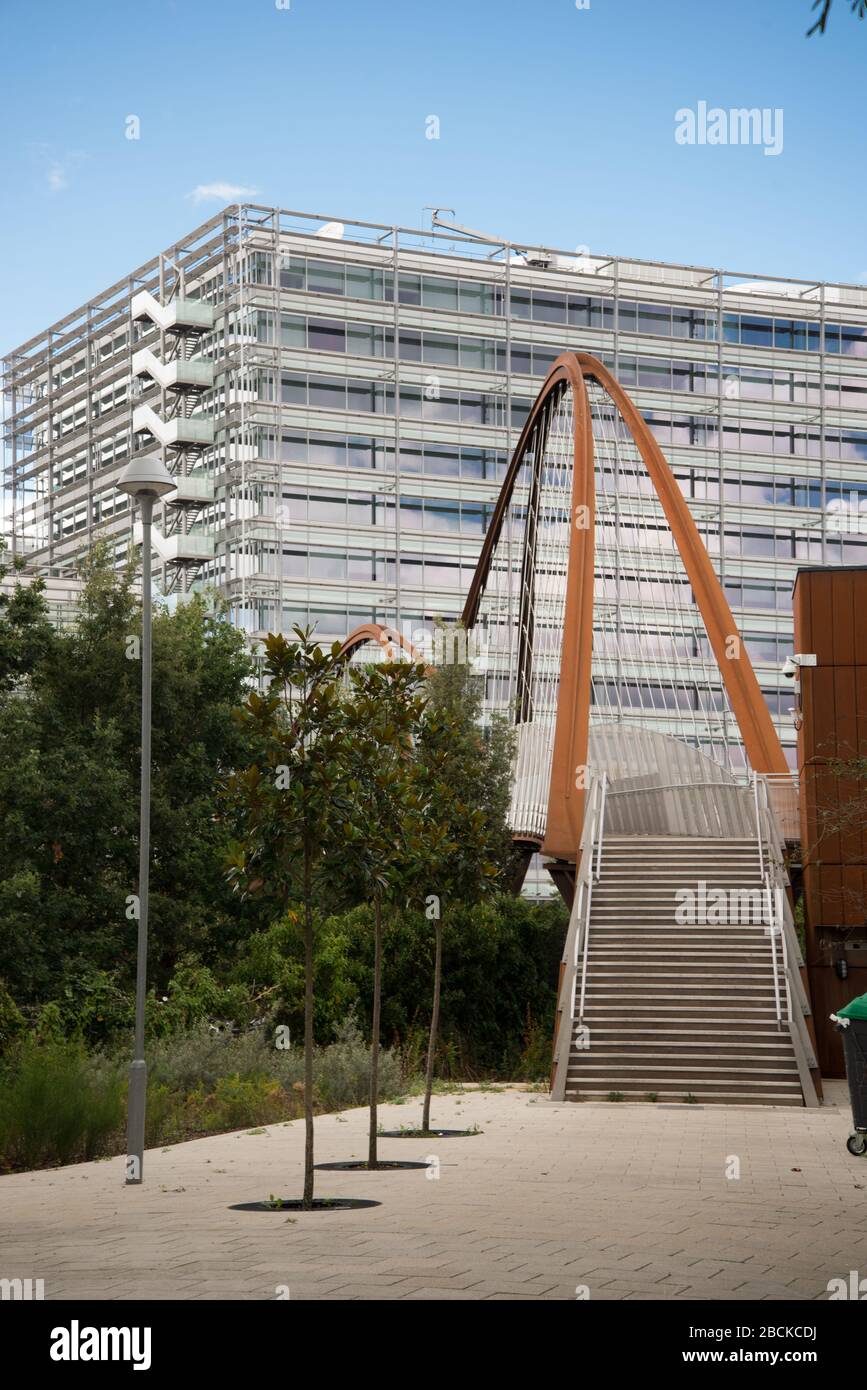 Pedestrian Footbridge Chiswick Business Park/ Gunnersbury Triangle ...