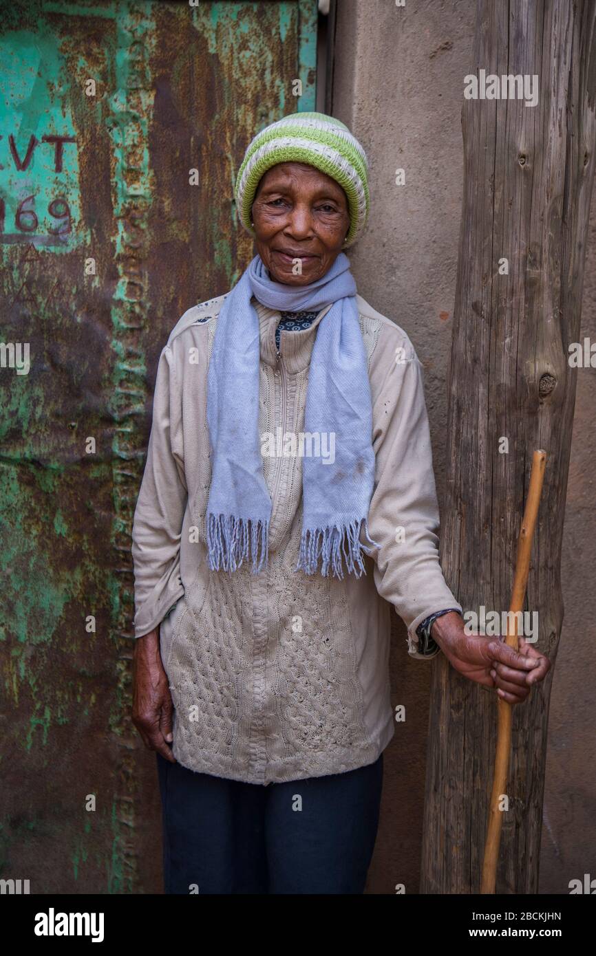 Africa, Madagascar, Antananarivo(Tana). Woman sweeper Stock Photo - Alamy