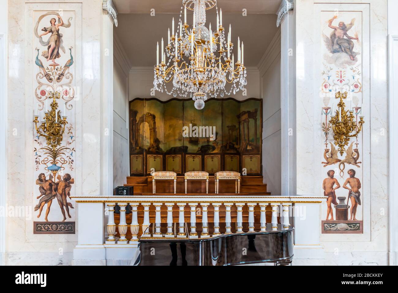 Poland city royal castle interior hi-res stock photography and images ...