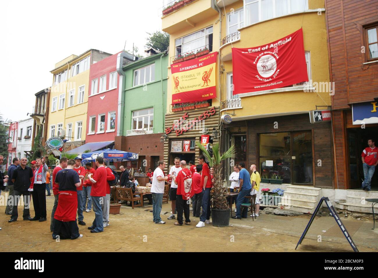 English football fans istanbul hi-res stock photography and images - Alamy