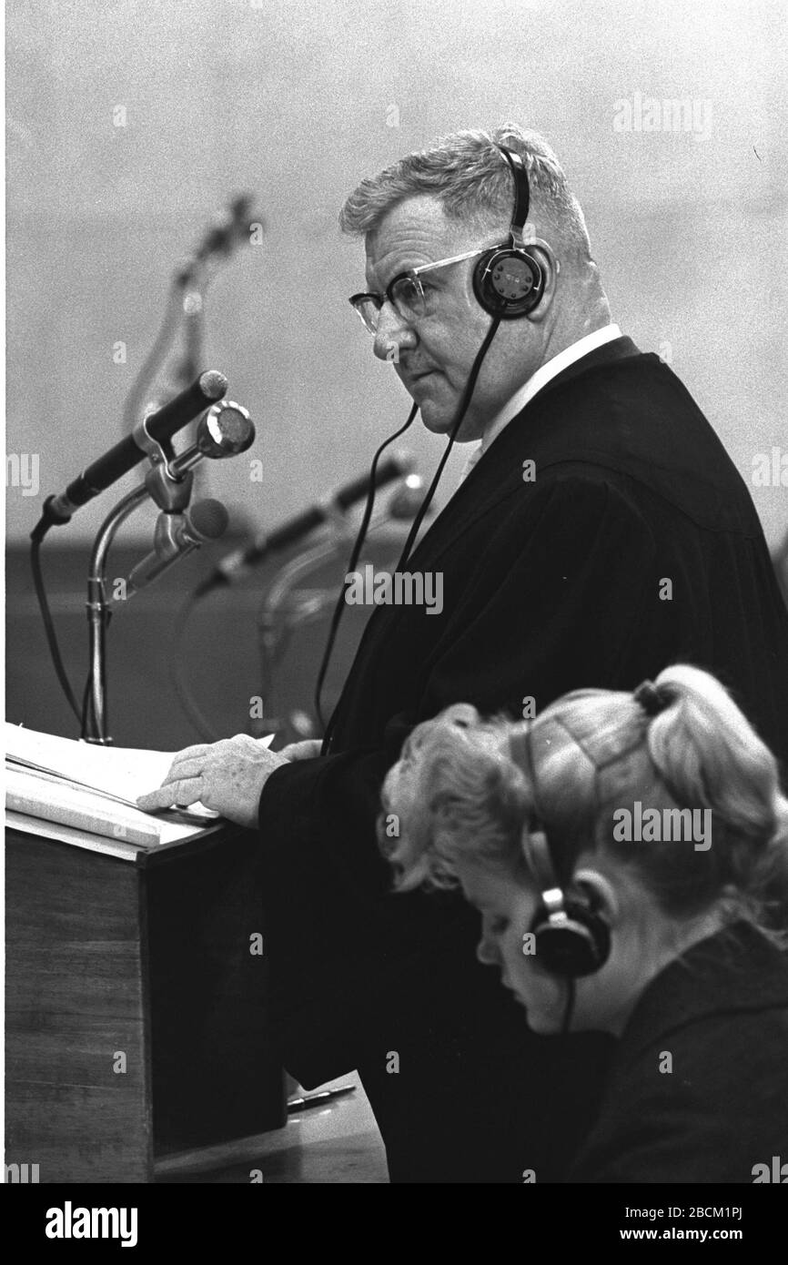 Adolf eichmann 1961 hi-res stock photography and images - Alamy