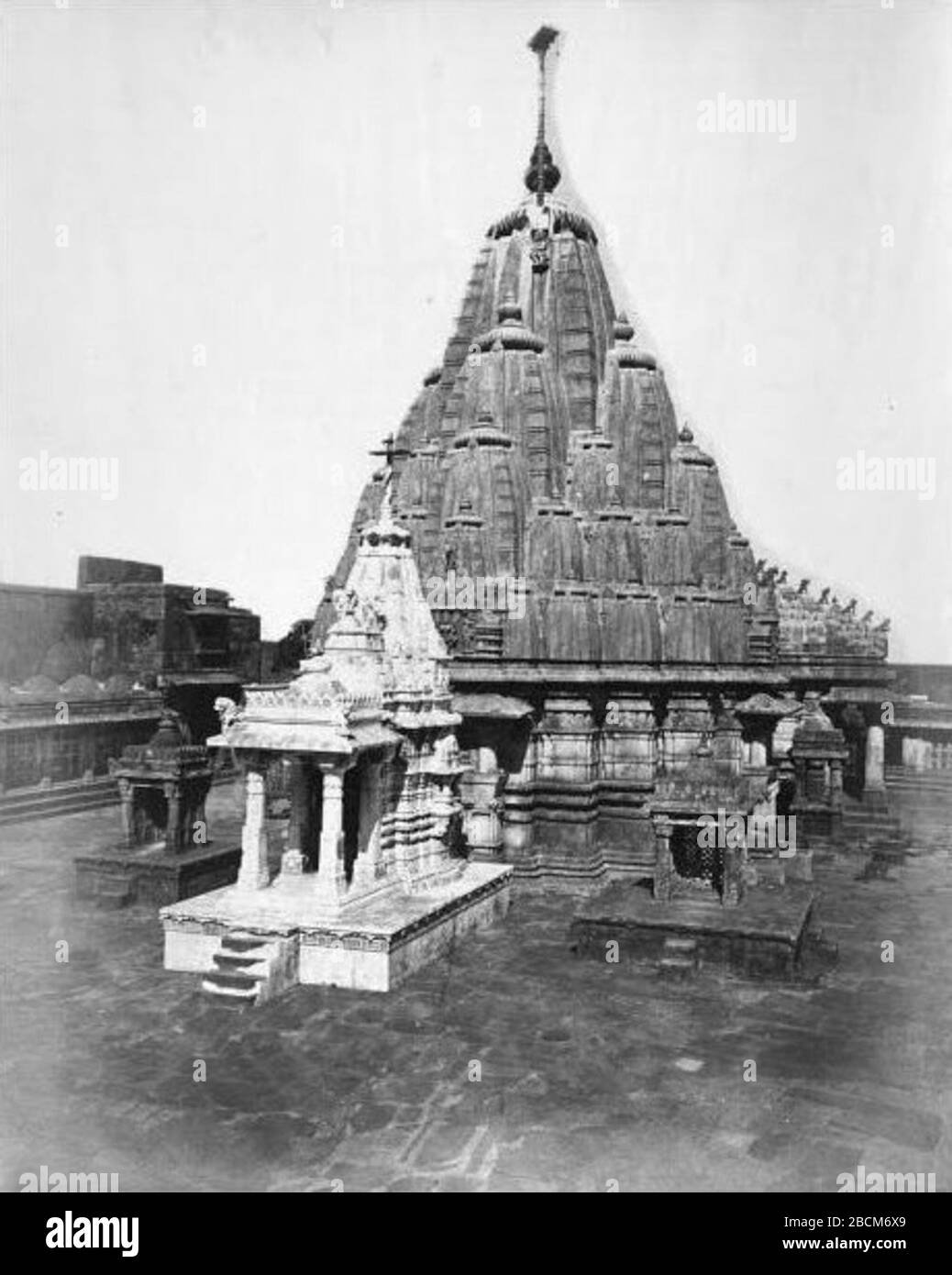 Girnar temple hi-res stock photography and images - Alamy