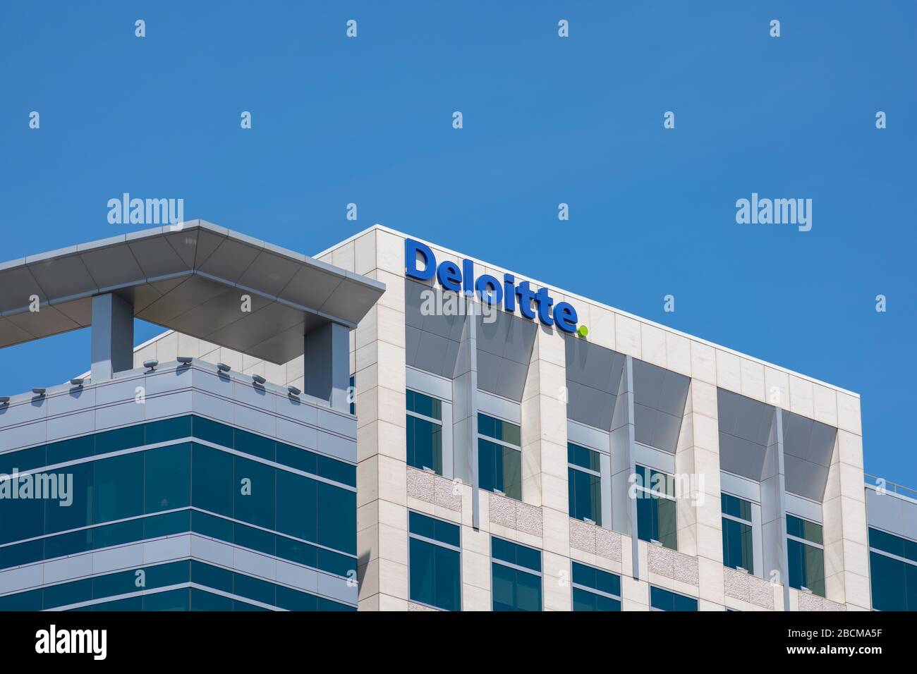 Deloitte logo hi-res stock photography and images - Alamy