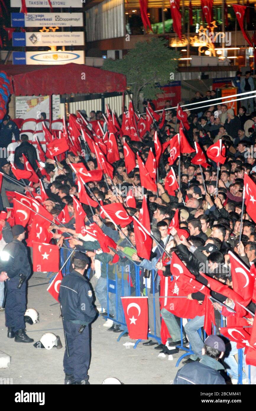 ISTANBUL, TURKEY - OCTOBER 29: Turkish people in 29 October ...