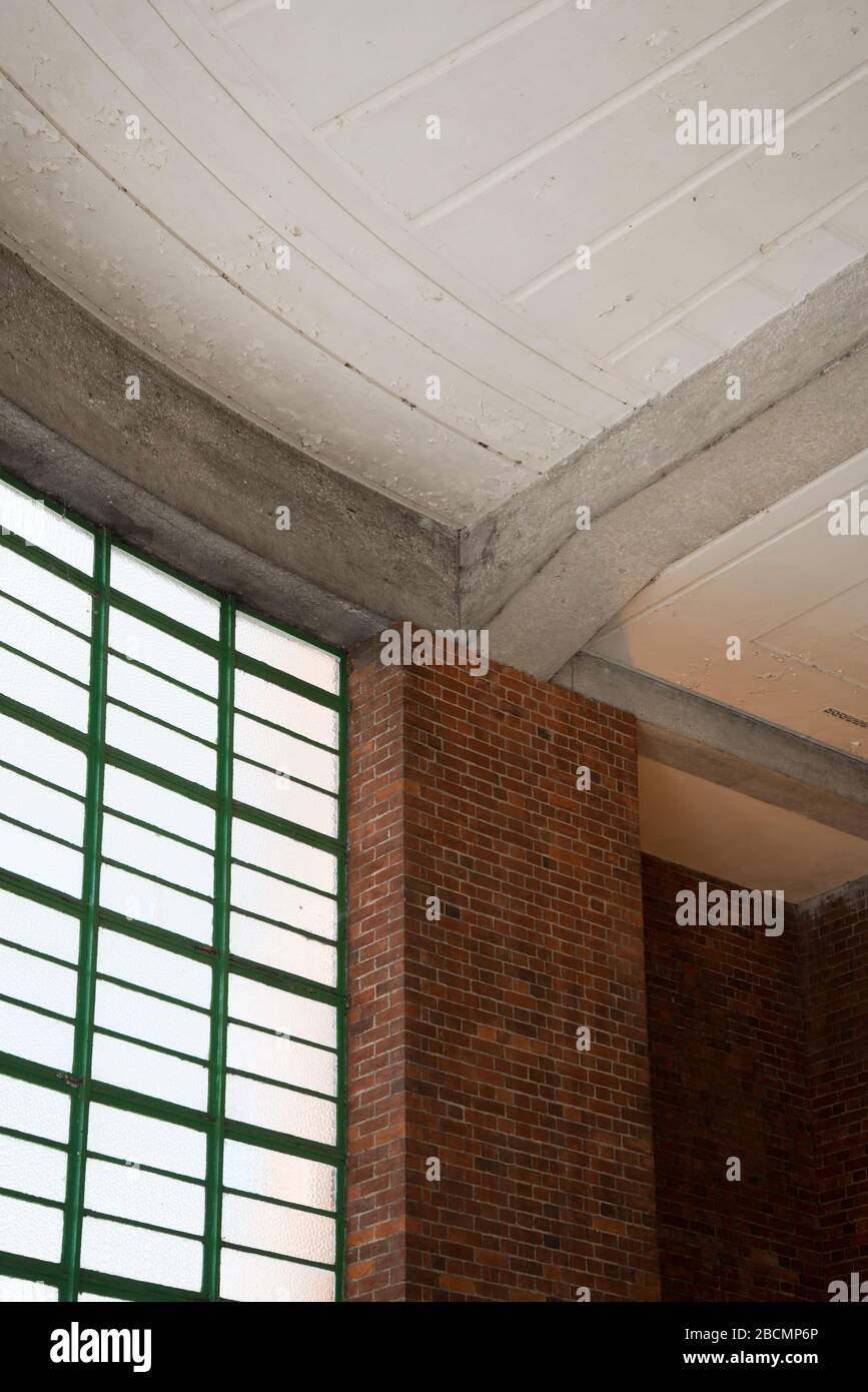 District Line Chiswick Park Underground Station, Bollo Lane, Chiswick ...