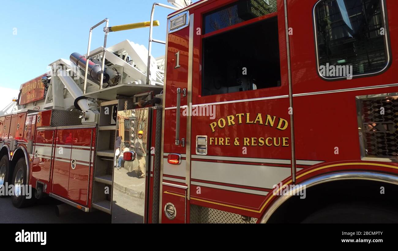 Portland fire and rescue hi-res stock photography and images - Alamy