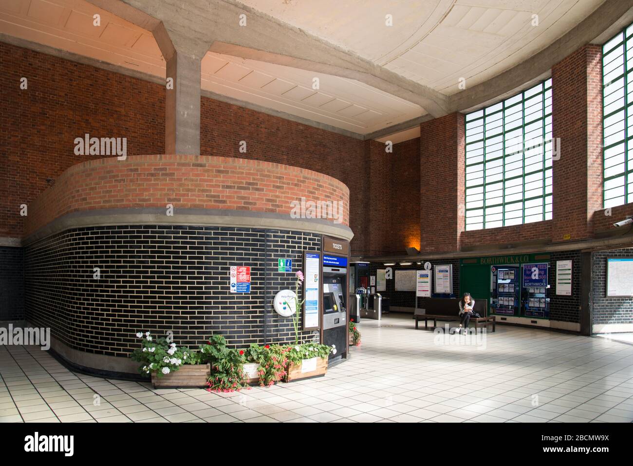 District Line Chiswick Park Underground Station, Bollo Lane, Chiswick ...