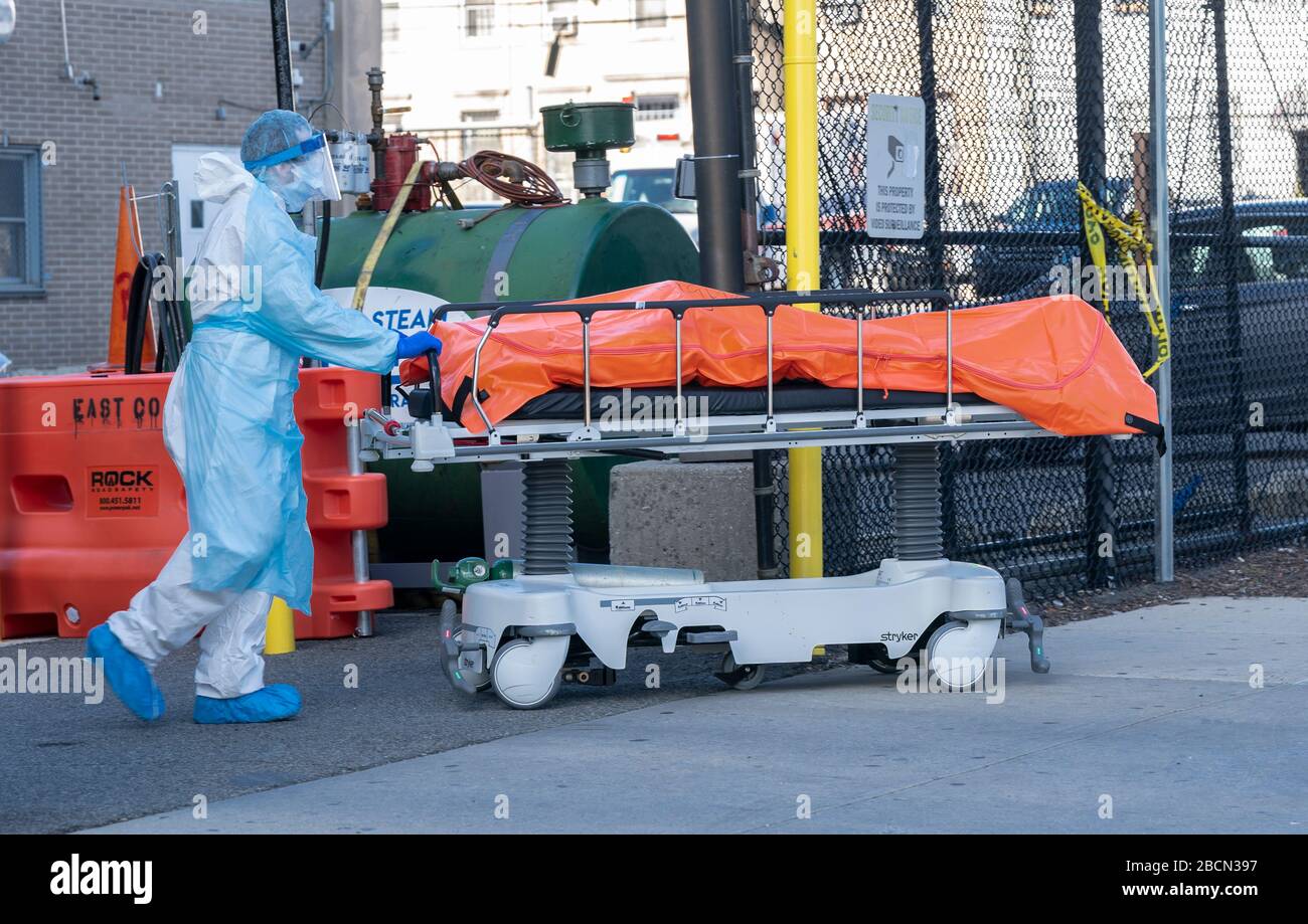 New York, NY - April 4, 2020: Body of deceased patient in orange bag ...