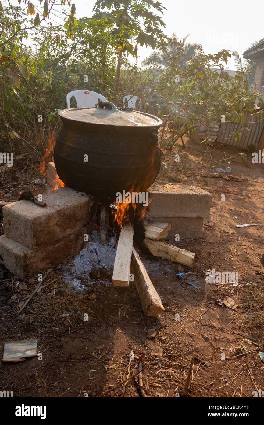 One person cooking in big pot hi-res stock photography and images - Alamy