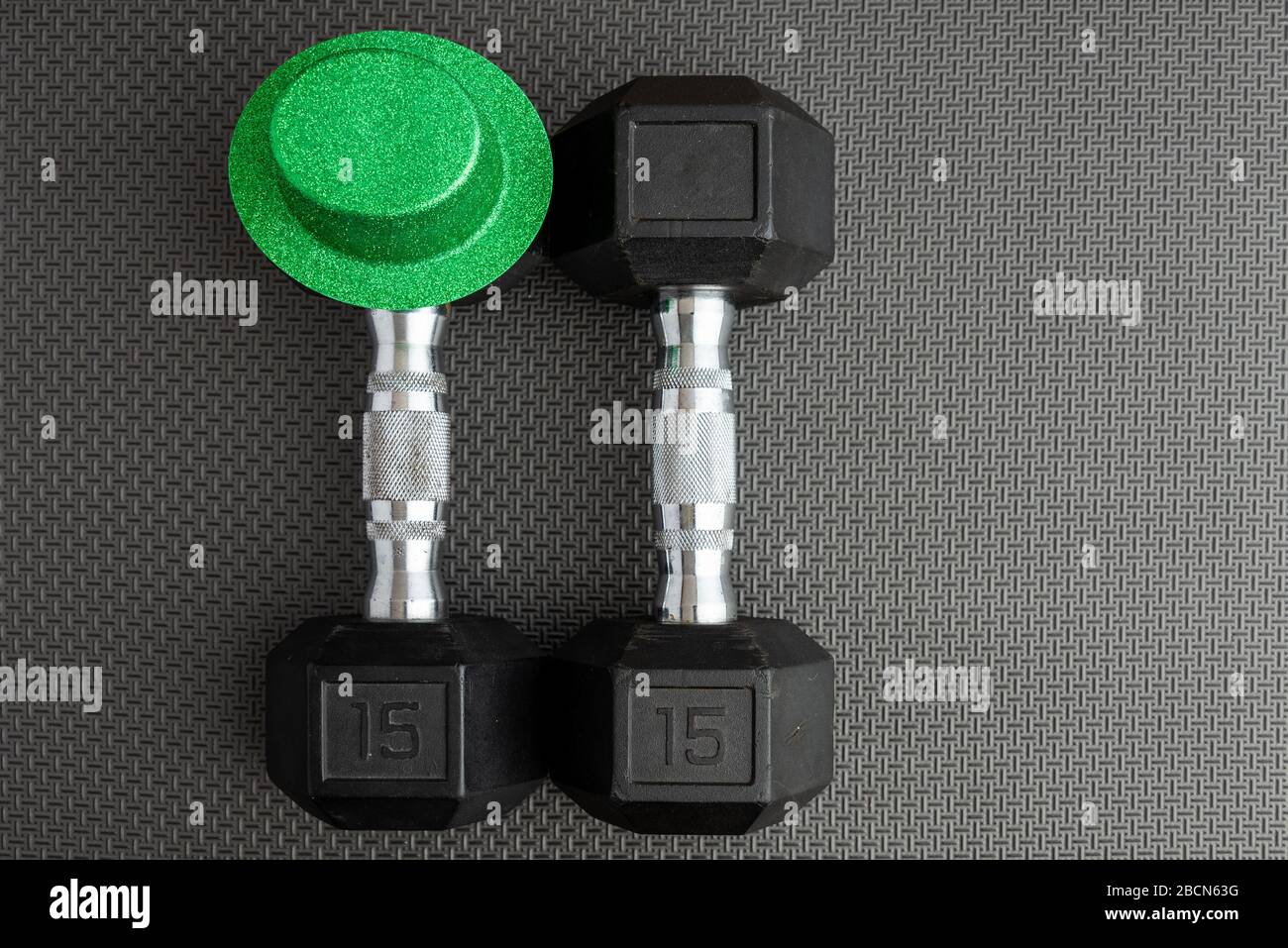 15 pound dumbbell hi-res stock photography and images - Alamy