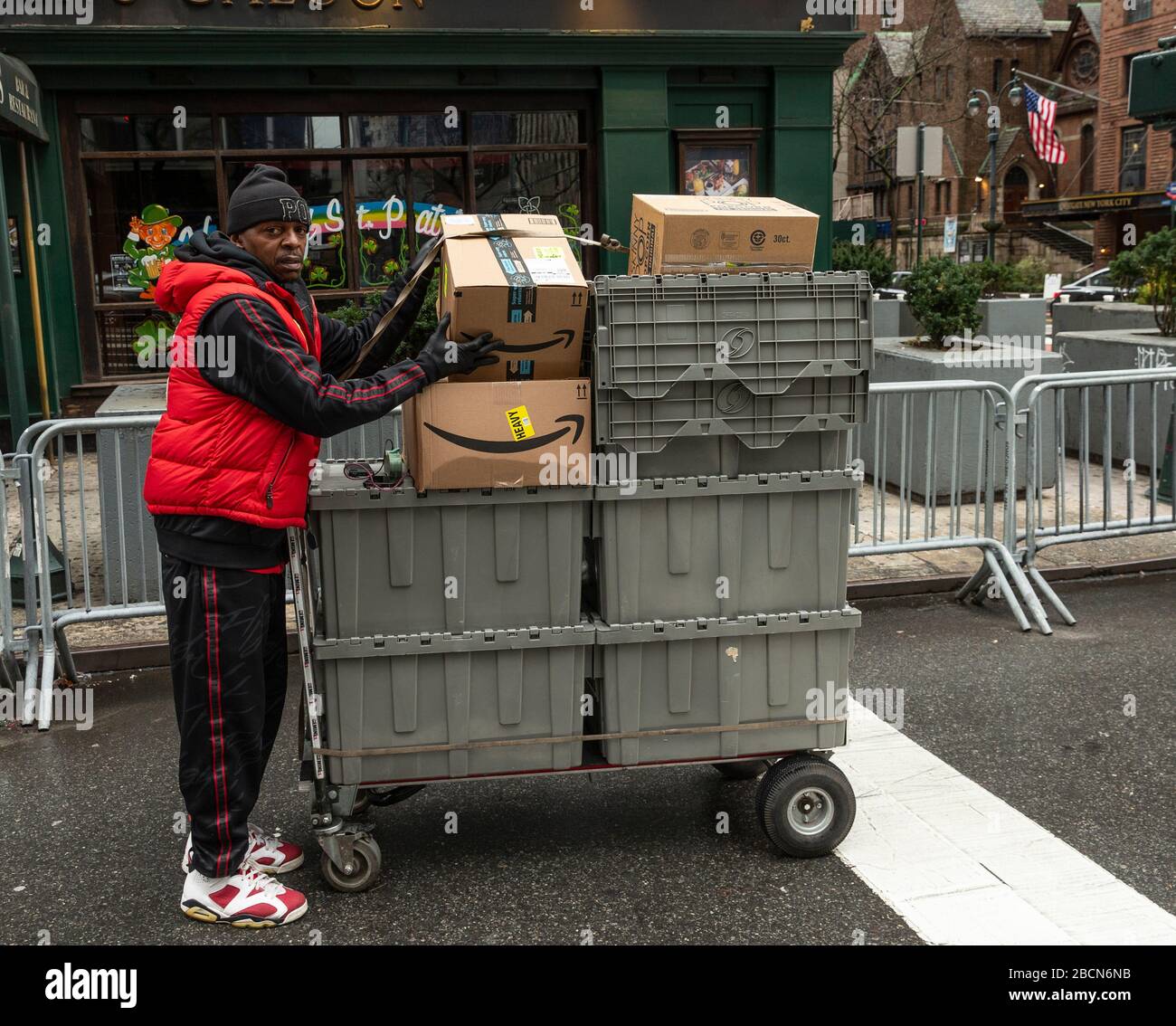 Amazon delivery man hi-res stock photography and images - Alamy