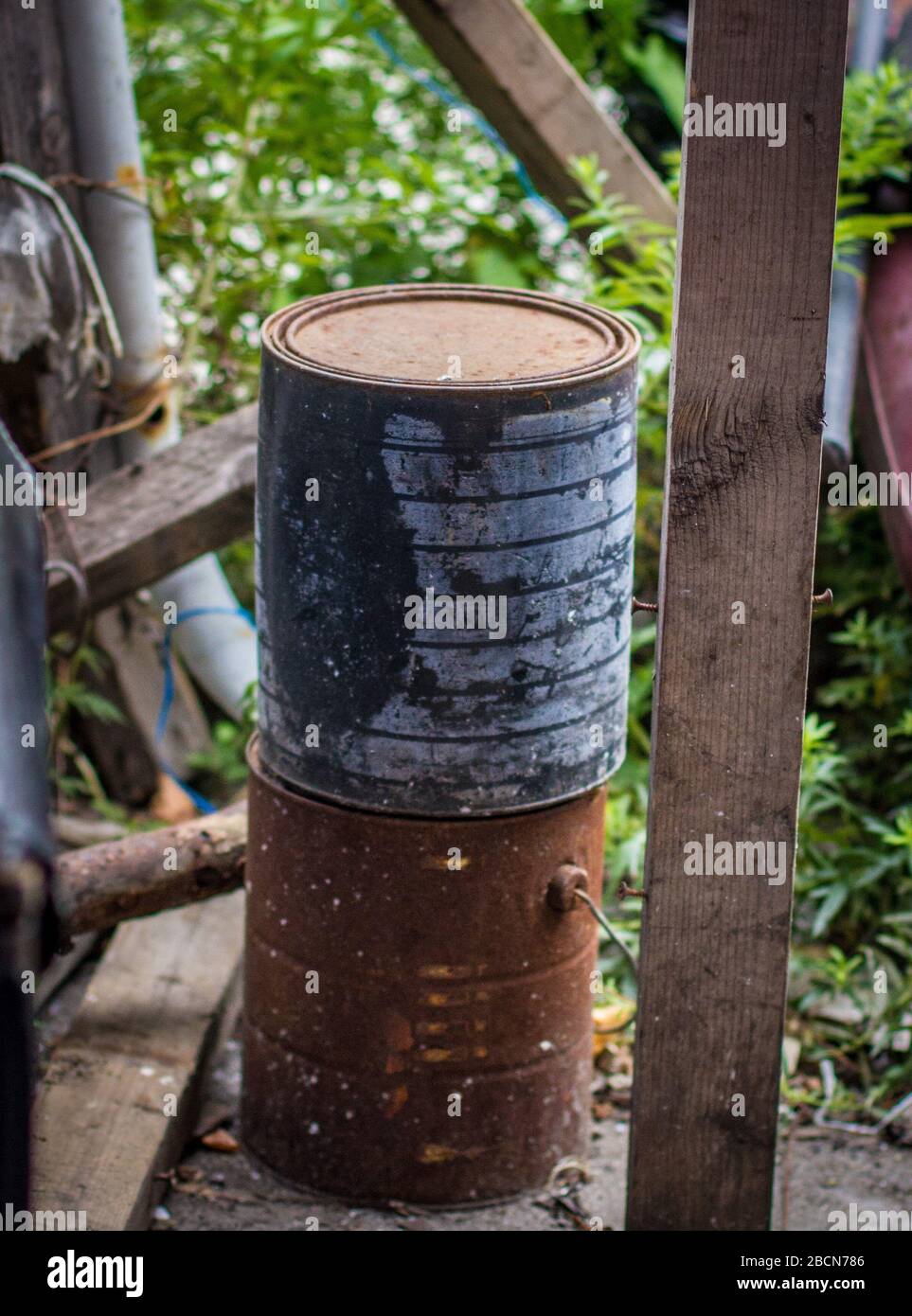 Bucket of orange paint hi-res stock photography and images - Alamy