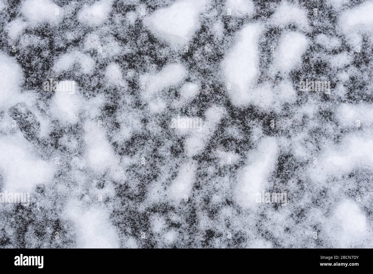 Asphalt driveway hi-res stock photography and images - Alamy