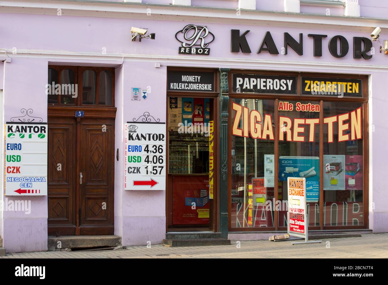 Kantor office hi-res stock photography and images - Alamy