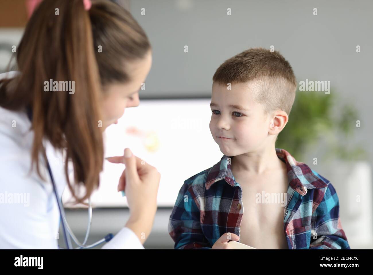 Young friendly atmosphere hi-res stock photography and images - Alamy