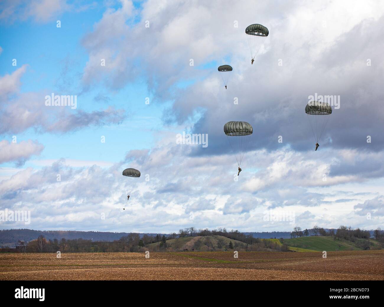 U.S. Army paratroopers assigned to Special Operations Command Europe ...