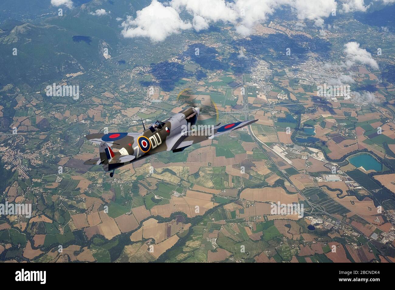 World war ii spitfire fighter hi-res stock photography and images - Alamy