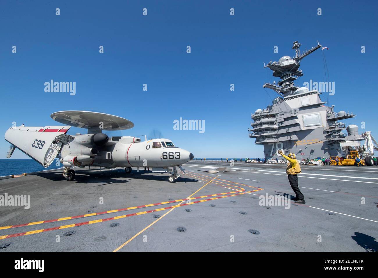 Aircraft elevator hi-res stock photography and images - Alamy