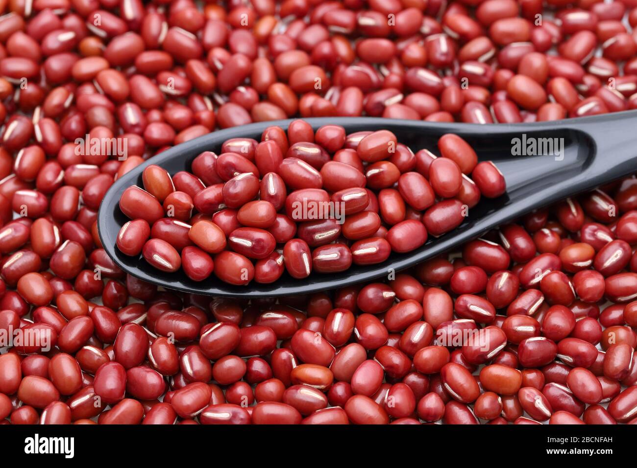 Azuki beans raw hi-res stock photography and images - Alamy