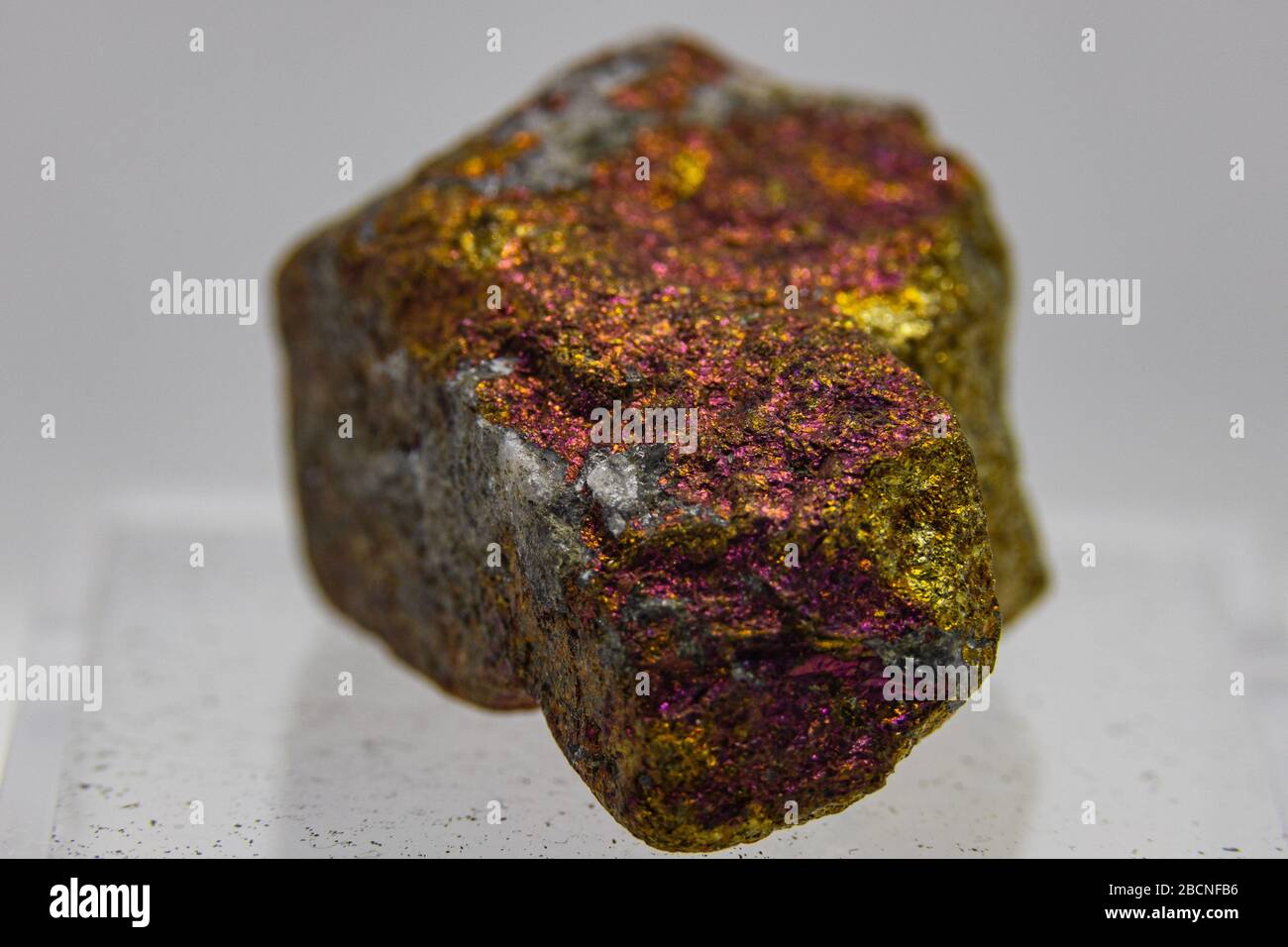 Detail of the chalcopyrite mineral Stock Photo - Alamy