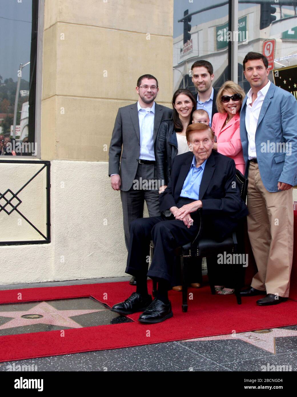 Shari redstone sumner redstone hi-res stock photography and images - Alamy