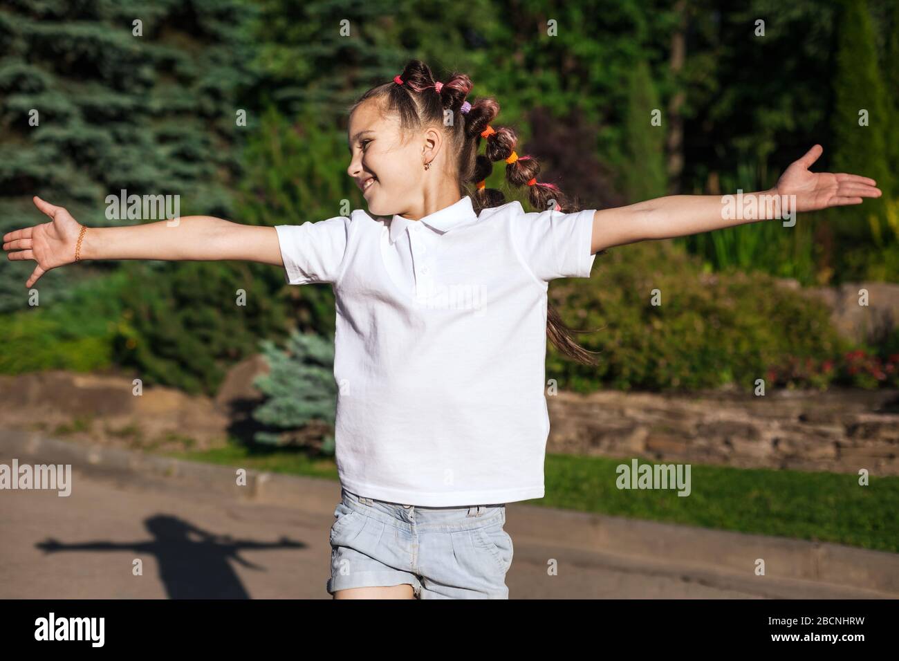 joyful running child girl Stock Photo - Alamy