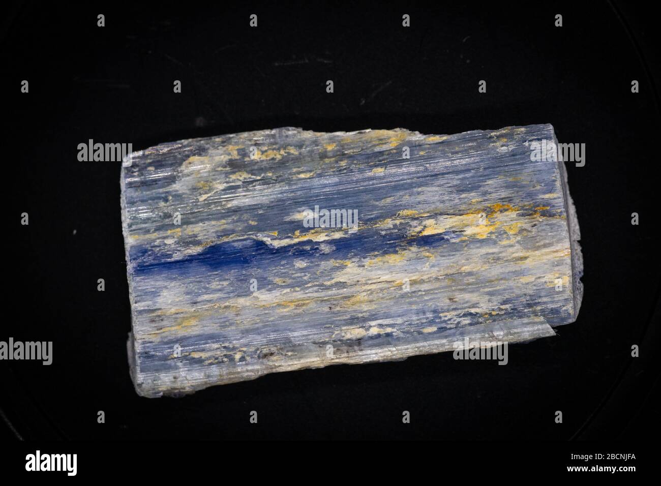 Kyanite hi-res stock photography and images - Alamy