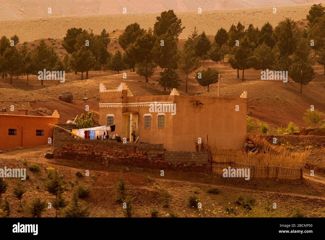 Traditional Moroccan farmhouse near Ouarzazate Stock Photo - Alamy