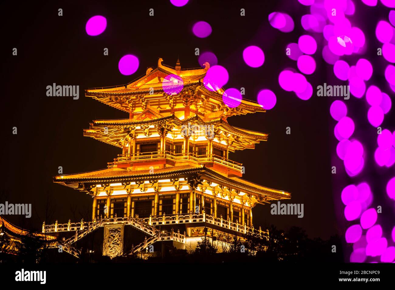 Chinese traditional buildings at night Stock Photo - Alamy