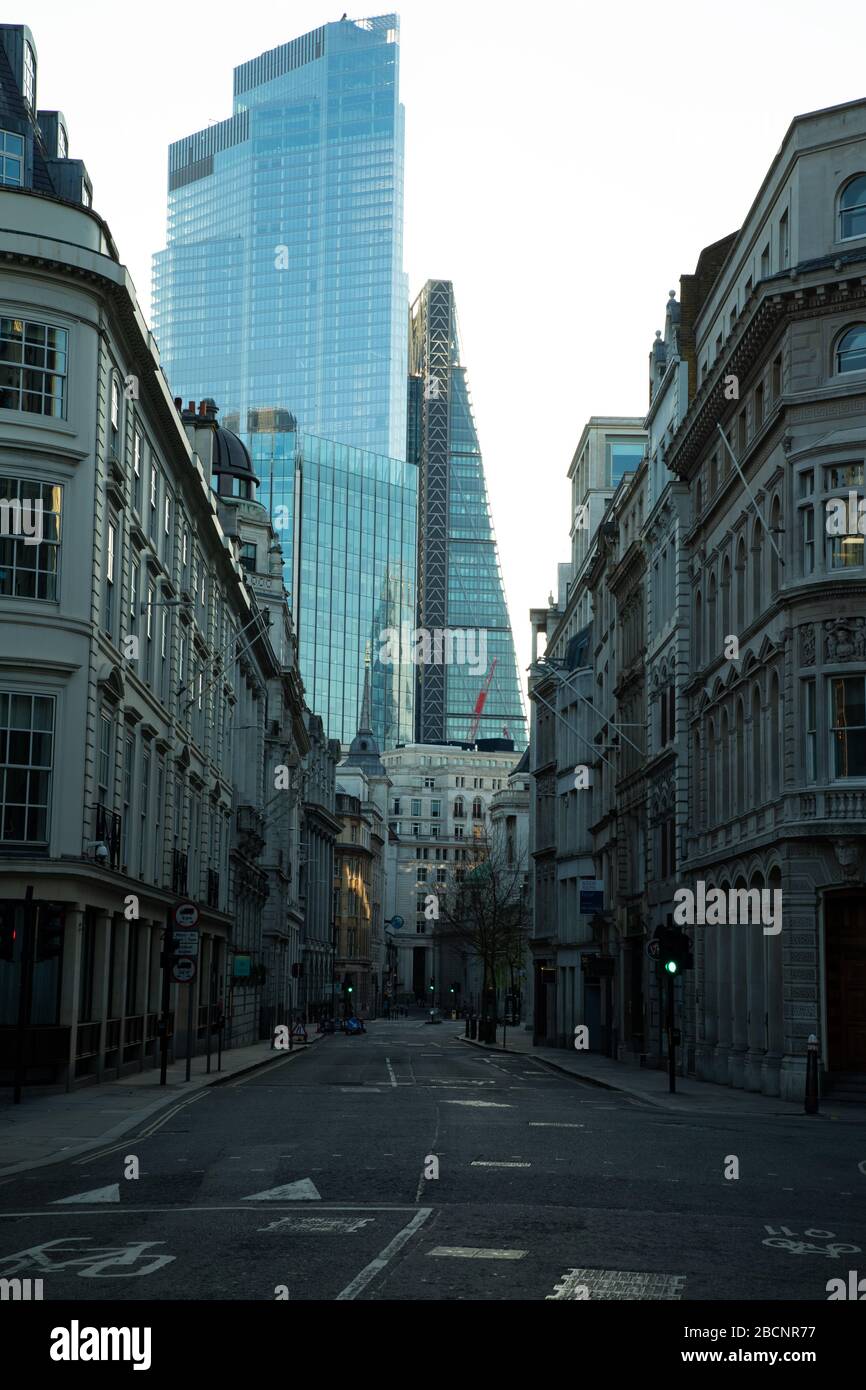 Empty city of london hi-res stock photography and images - Alamy