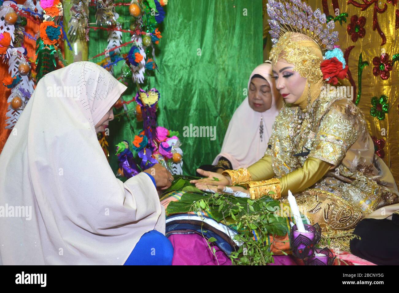 TARAKAN - INDONESIA, 5 DECEMBER 2018 : " Mappacci " the traditional ...