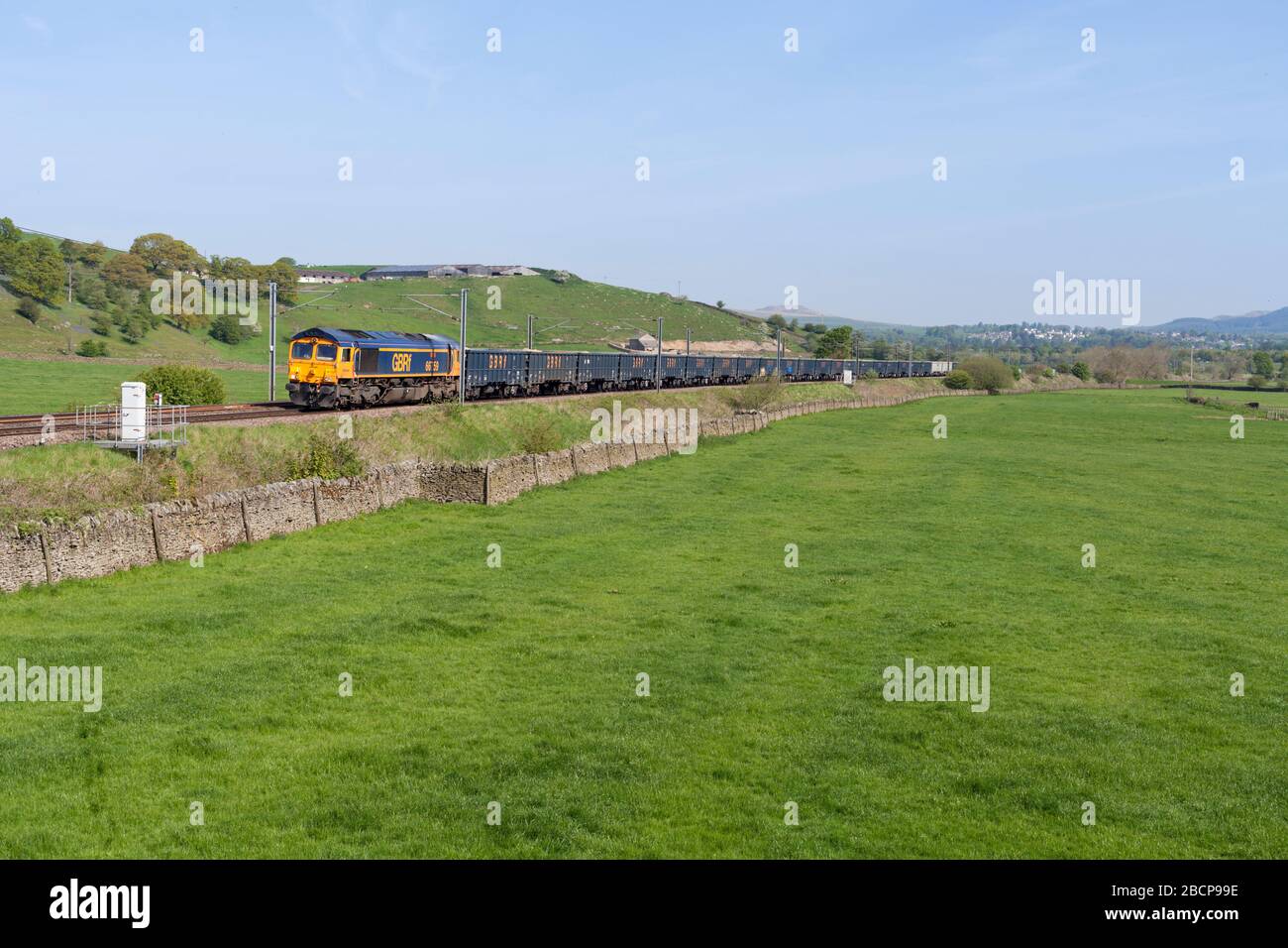 GB Railfreight class 66 locomotive 66759 passing Snaygill on the Aire ...