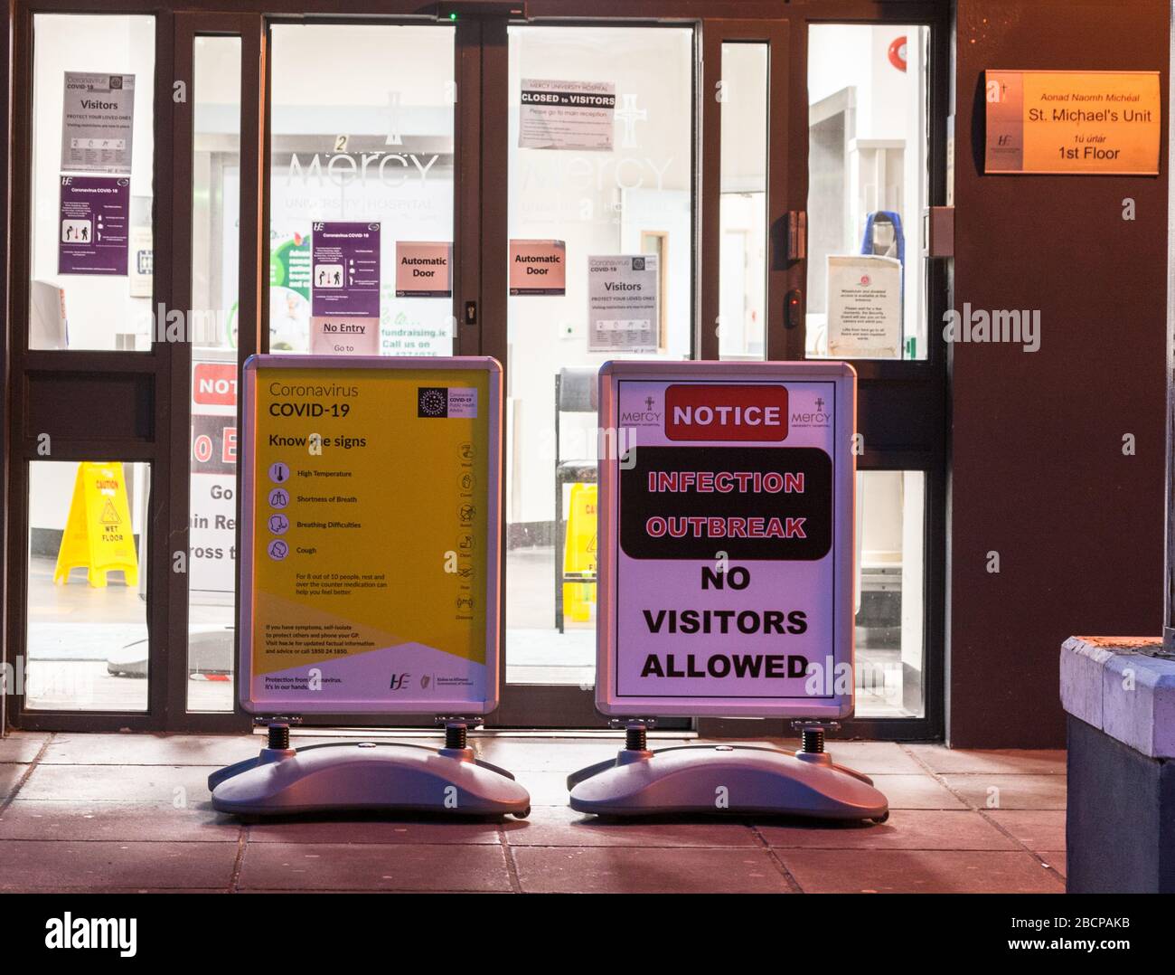 Cork City, Cork, Ireland. 05th April, 2020. Signs at the hospital ...