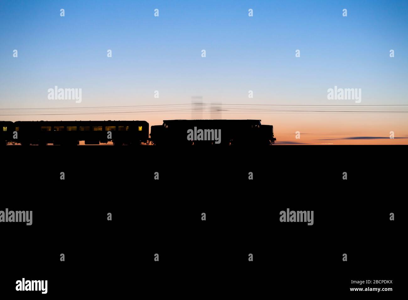 Direct Rail Services class 37 locomotive 37059 making a sunset ...