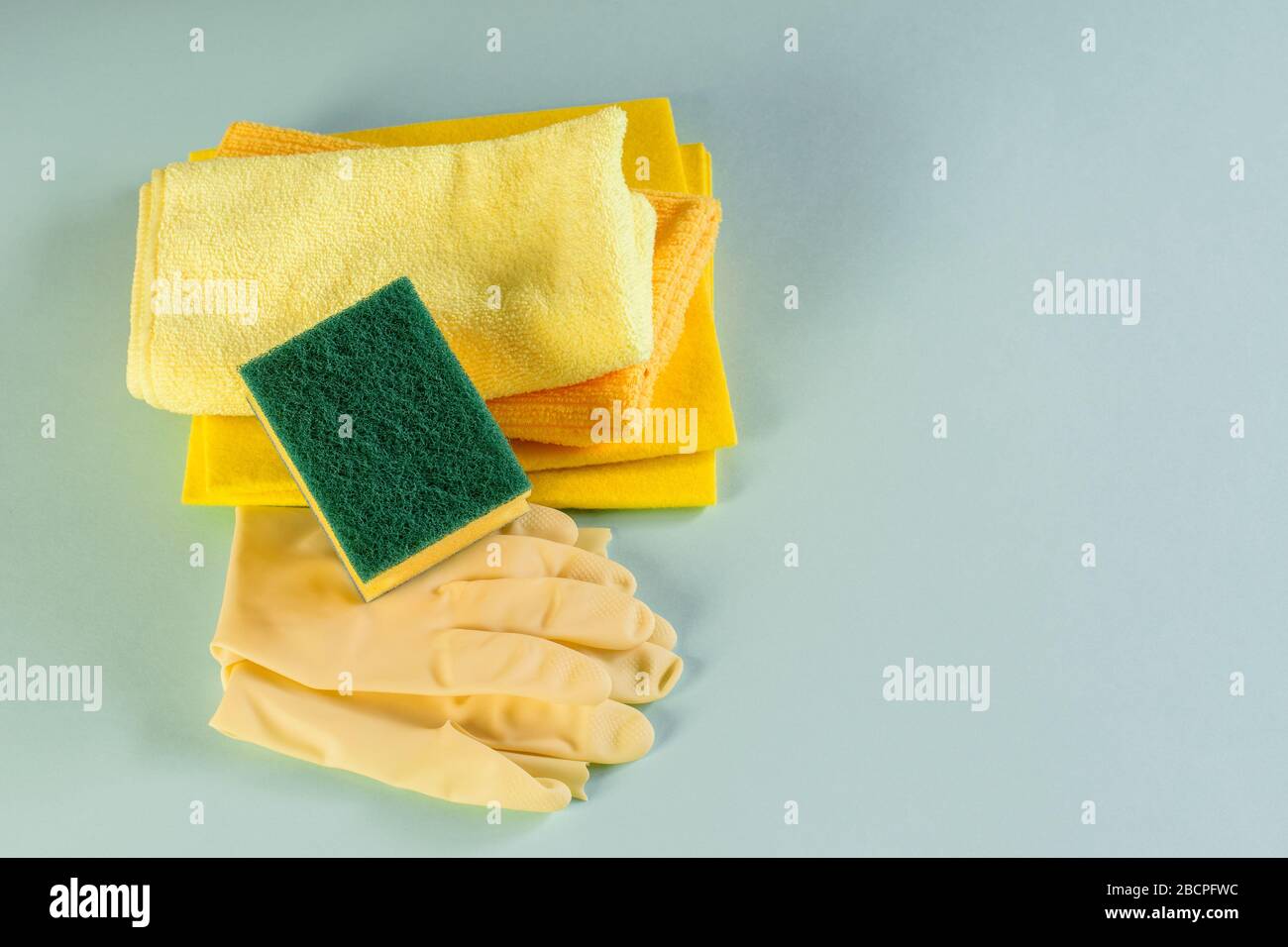 Minimum kit for housekeeping closeup, isolated. Cleaning products ...