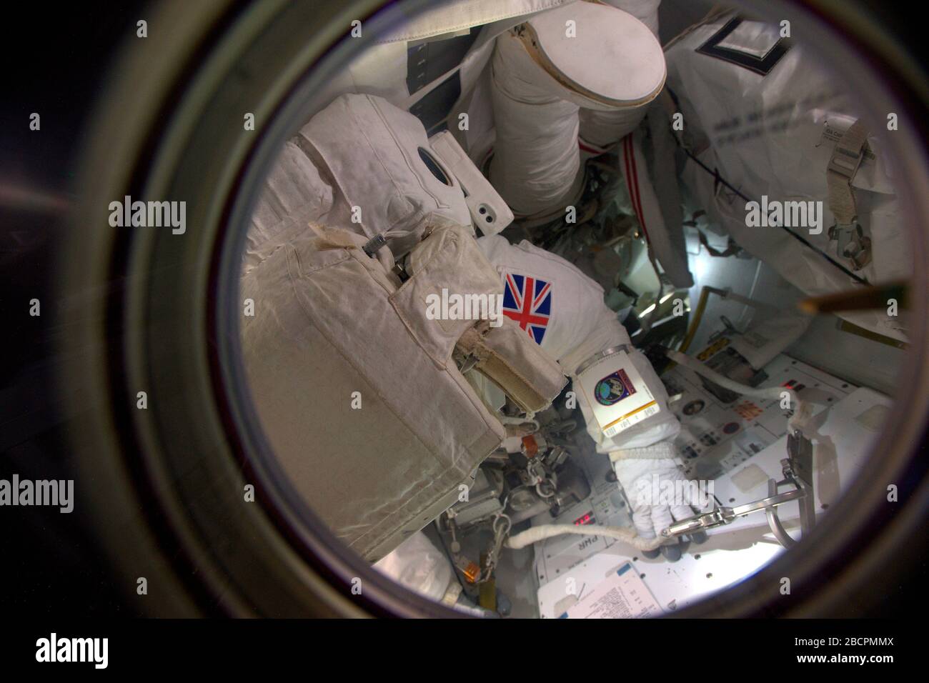 ISS - 15 January 2016 - British ESA astronaut Tim Peake and NASA ...
