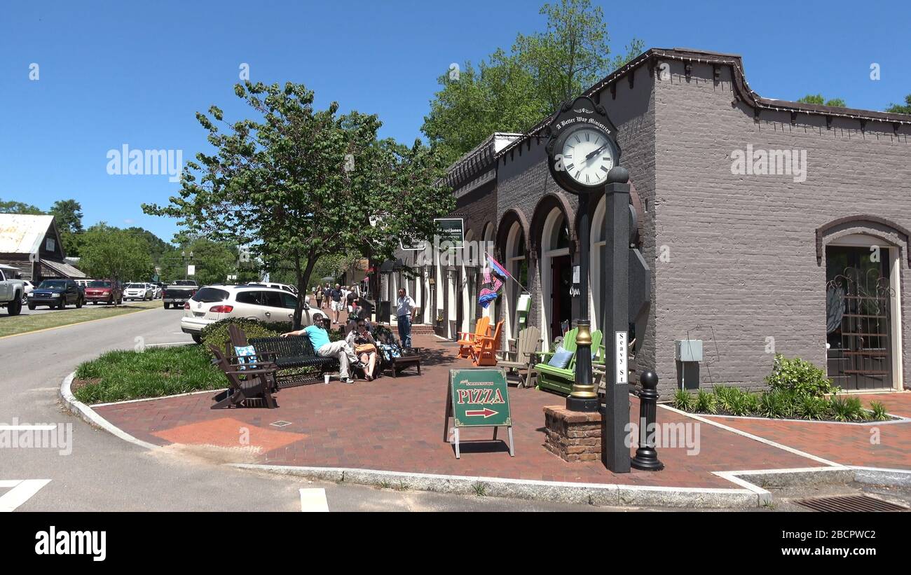 Typical street view of Main Street Senoia USA - SENOIA, USA - APRIL 23 ...
