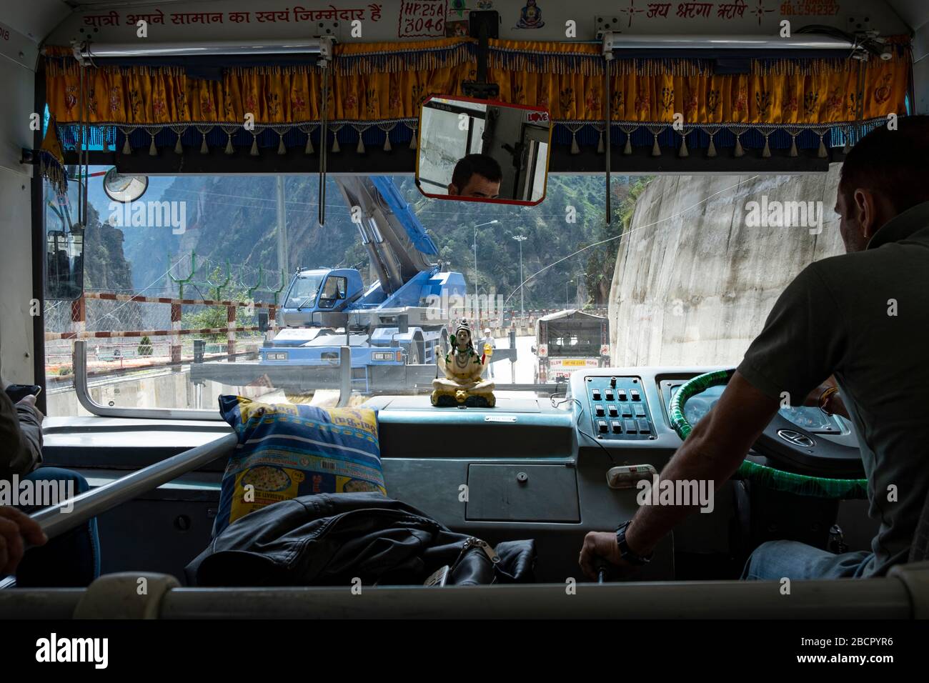 View from a Himachal Roadyways bus of the Sagla velley Stock Photo - Alamy