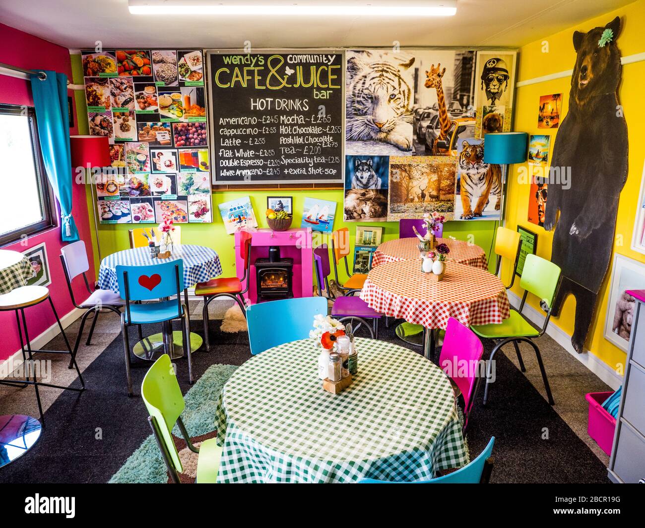 Community cafe hi-res stock photography and images - Alamy