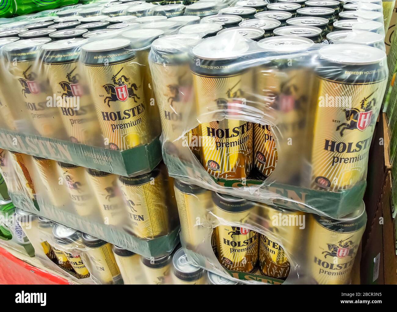 Samara, Russia - March 16, 2020: Holsten alcoholic beer in metal cans ...