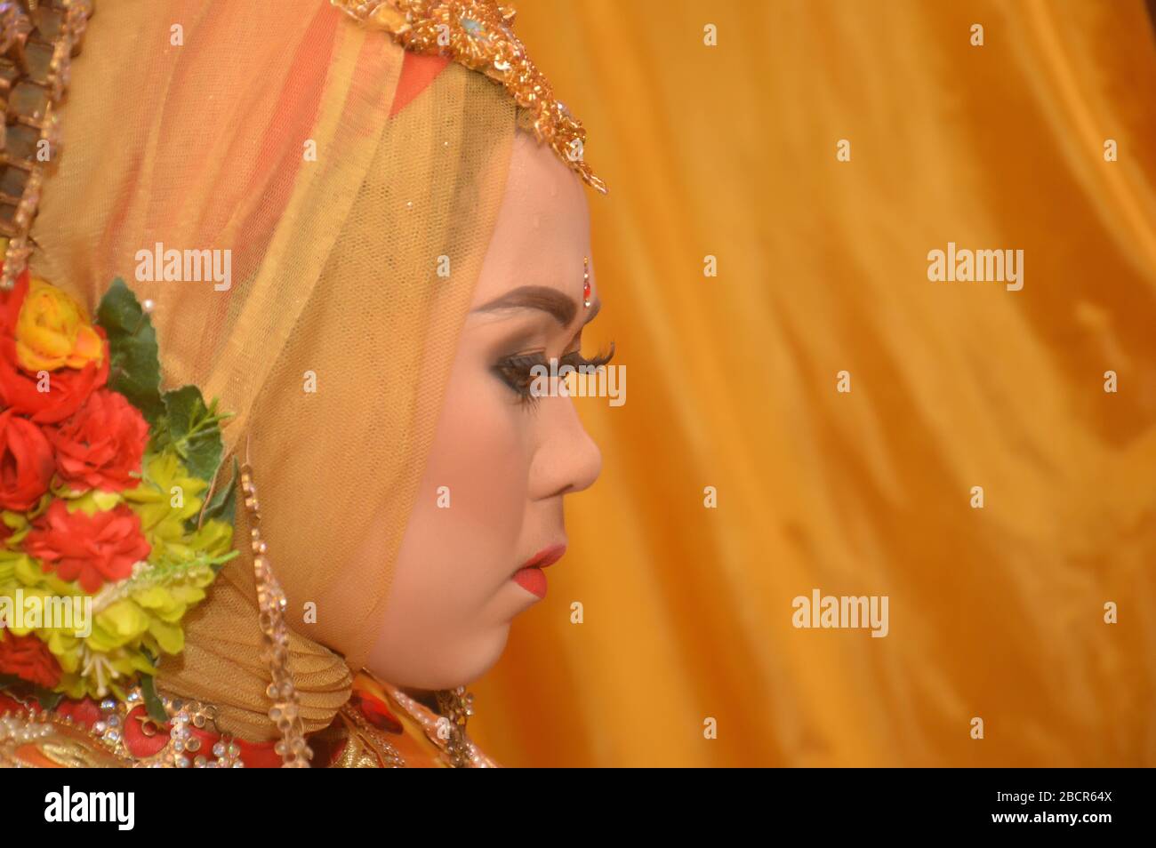 TARAKAN - INDONESIA, 4 APRIL 2018 : portrait of a beautiful bugis bride ...