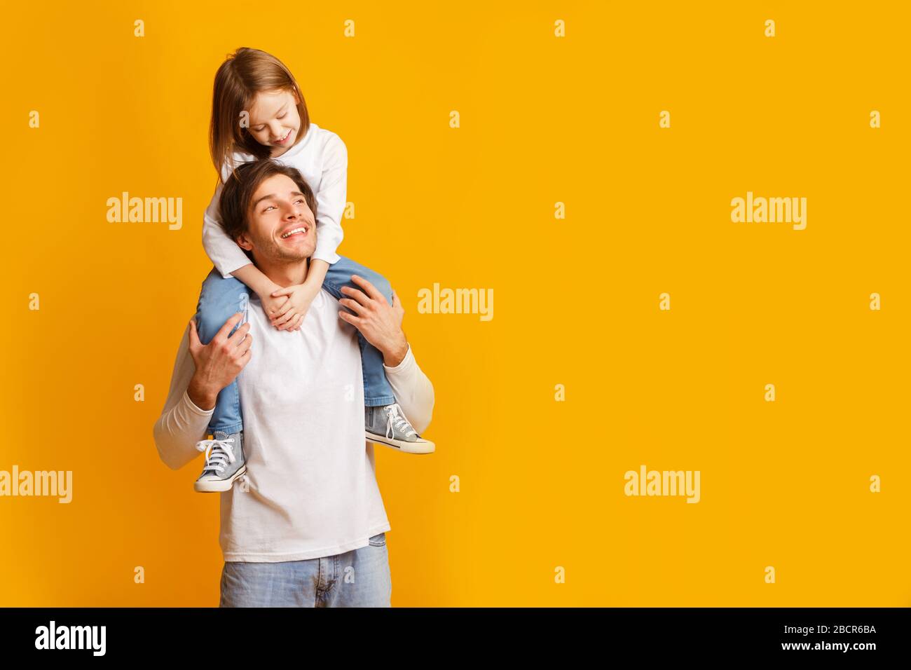 Hug shoulders hi-res stock photography and images - Alamy