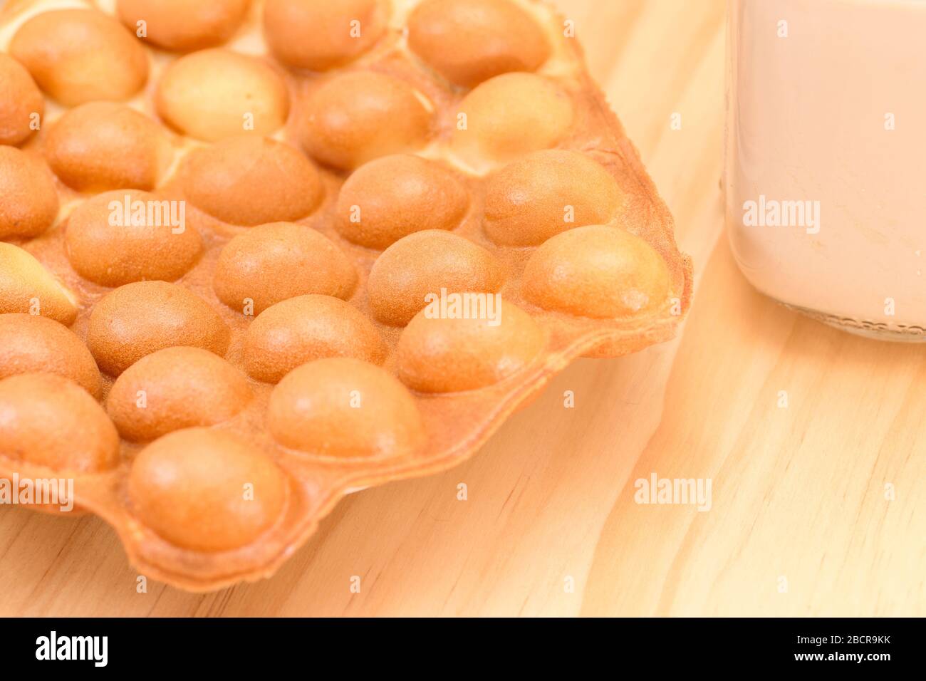 Traditional Hong Kong waffle soft and crunchy from oven, Hong Kong Egg ...