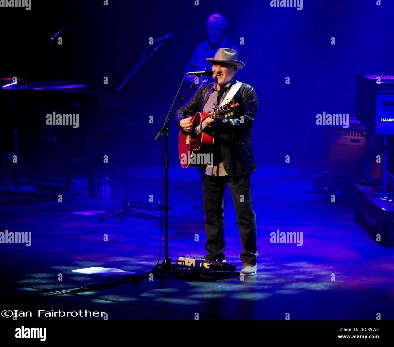 Paul carrack singer hi-res stock photography and images - Alamy