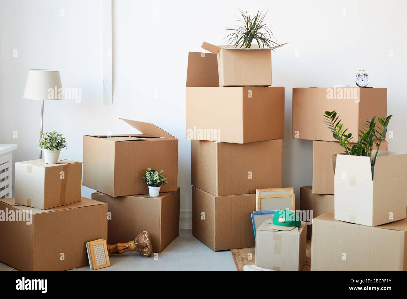 Cardboard boxes flat stacked hi-res stock photography and images - Alamy
