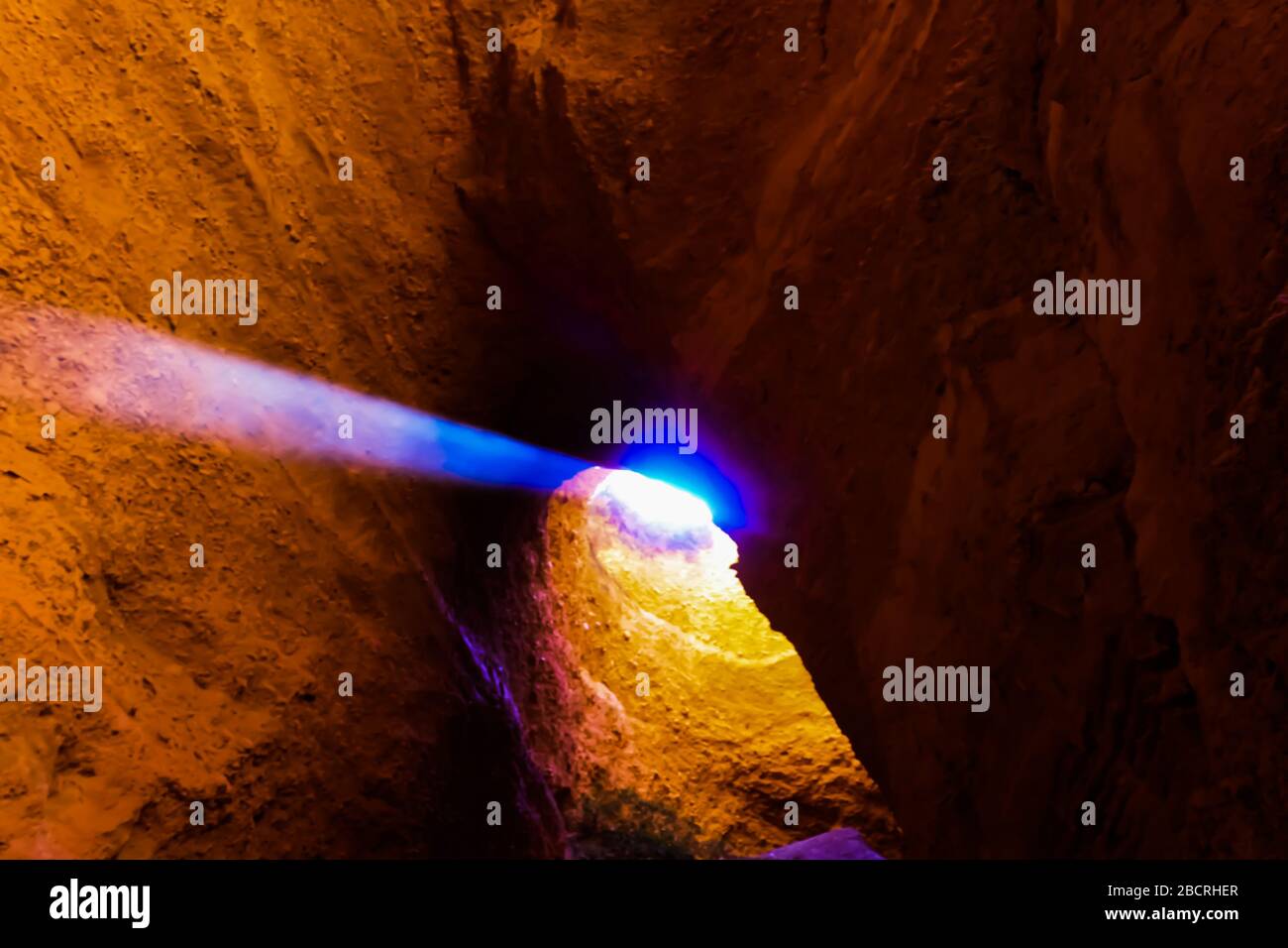 Cave searching hi-res stock photography and images - Alamy